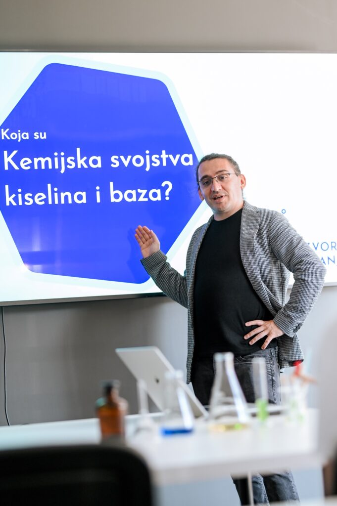 Instrukcije iz biologije i kemije - Matija Nikić